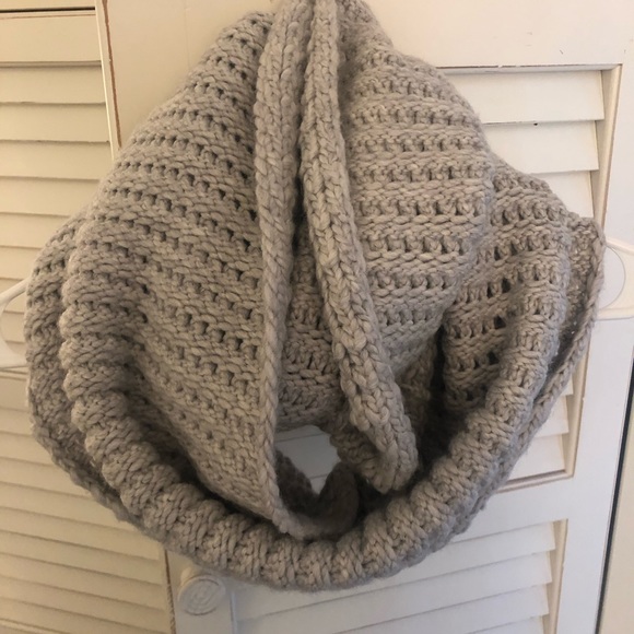 Club Monaco | Accessories | Club Monaco Chunky Infinity Scarf | Poshmark